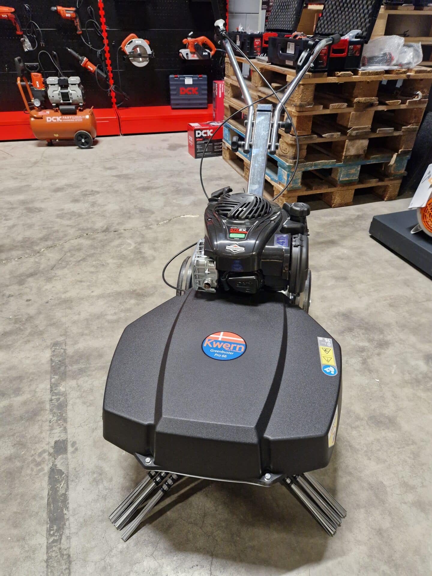 Kwern Pro 66 Onkruidborstelmachine – BuitenKansje
